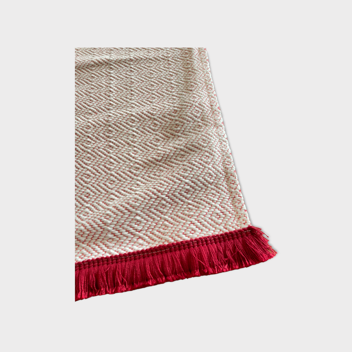 Inabel table runner | UniqueWorldDesign – Unique! -World Design-